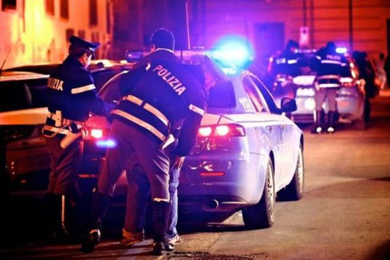 Italia: Bărbat român se plimba cu televizorul furat sub braț prin ...