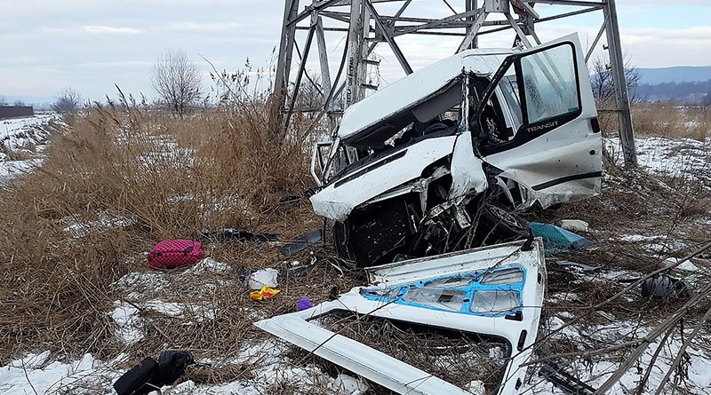 Accident de microbuz plin cu români care se întorceau la muncă în ...