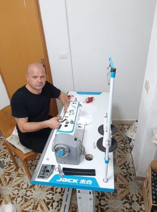 Croitor român din Italia cu mâini pricepute și suflet de aur, coase ...