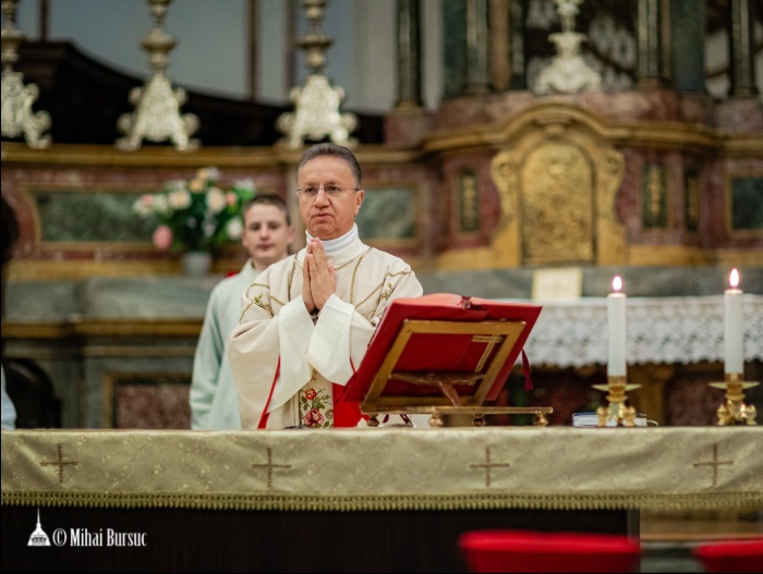 Preot român mort în Italia după o lungă și grea suferință. Timp de 20 ...