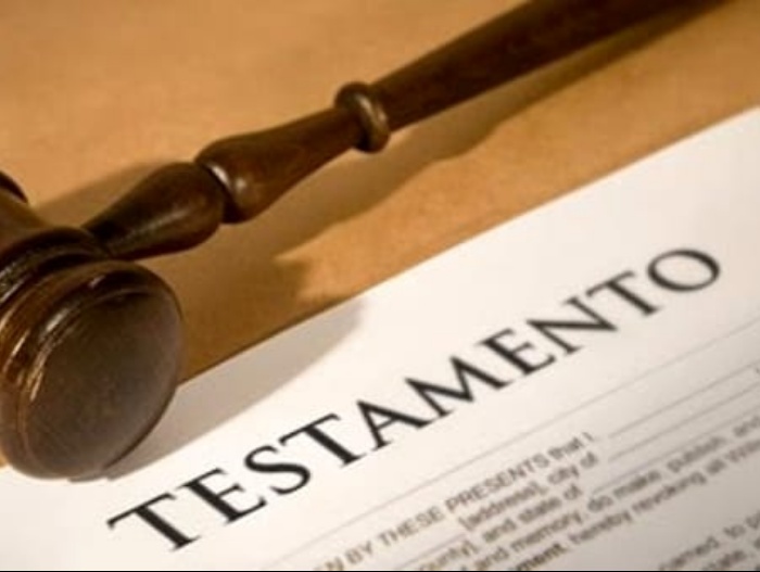 O moldoveancă, badantă în Italia, a moștenit averea bătrânului. Fiica ...