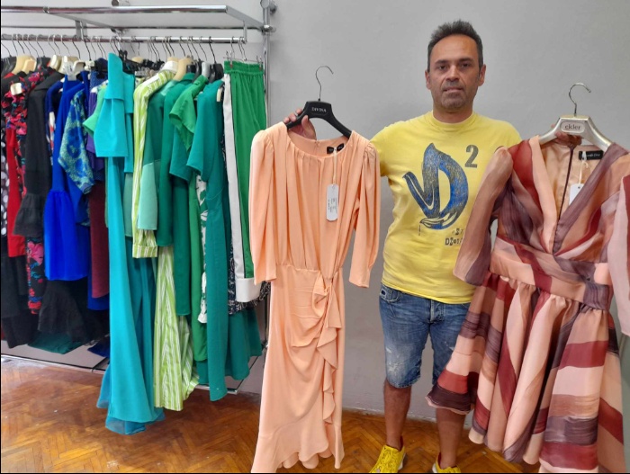 Croitor italian în țara noastră: „Româncele se îmbracă extrem de ...